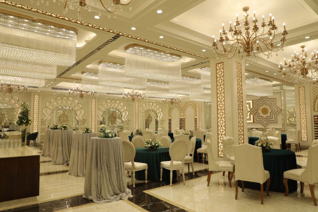 Raghumahal – Hotel With Bar in Udaipur